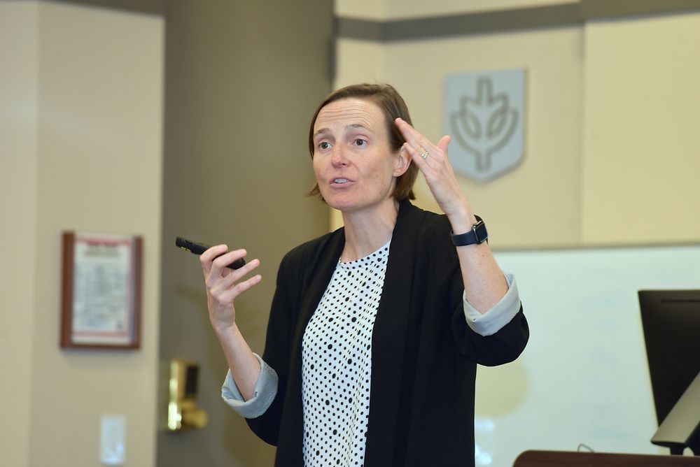 Meet Author Laura Barnard | LEADERSHIP TYPES